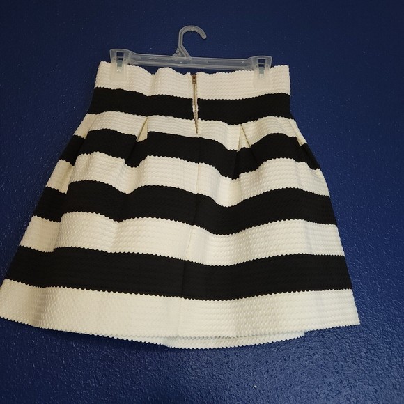 Neslay | Skirts | Neslay Designer Pleated A Line Skirt L Womens Elastic ...